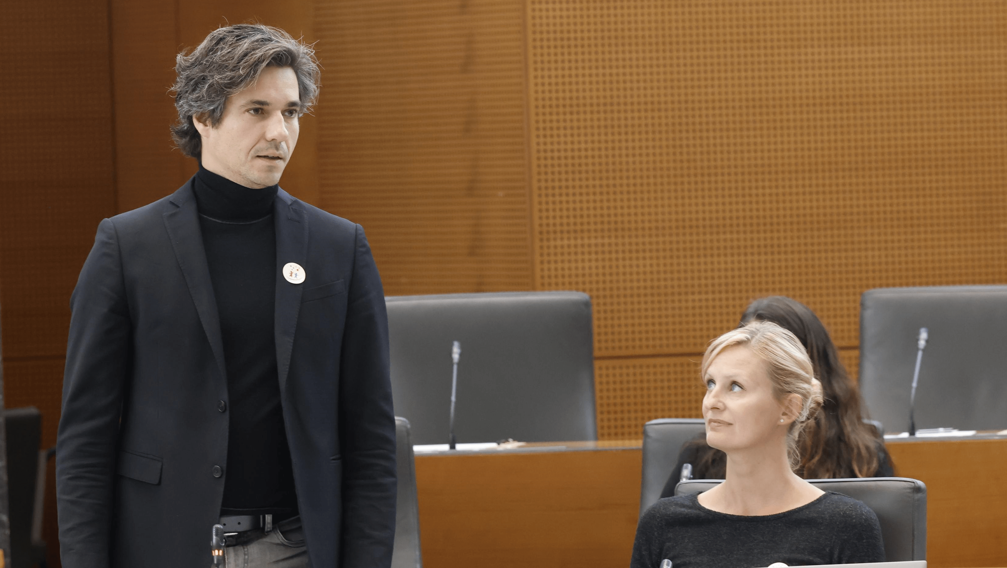 Golob preživel operacijo, a Mesec bo še šef vlade – Spletni časopis